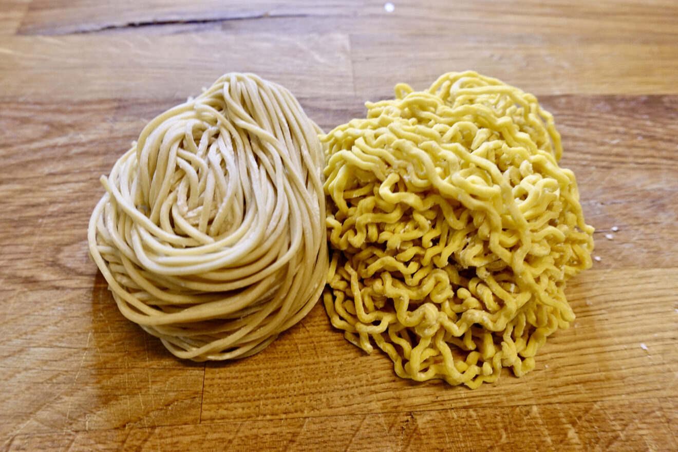 Do you know the difference between straight and curly noodles ...